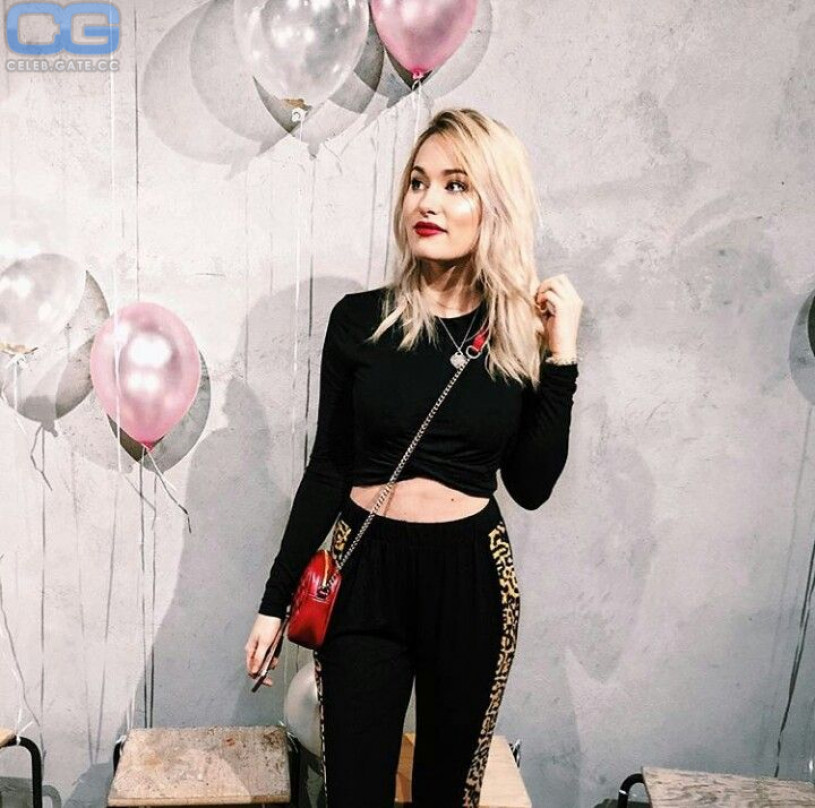 Sonny Loops nackt, Nacktbilder, Playboy, Nacktfotos, Fakes, Oben Ohne