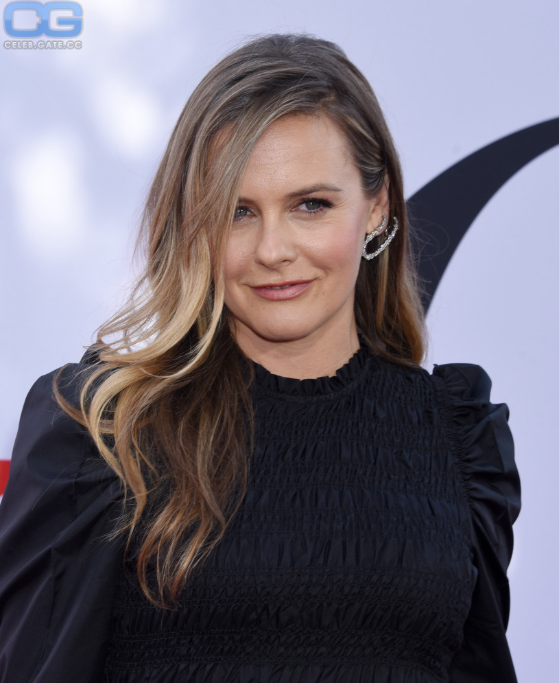 Alicia Silverstone nackt, Nacktbilder, Playboy, Nacktfotos, Fakes, Oben Ohne